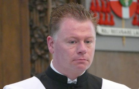 Kardinaal Eijk wijdt transeunt diaken - Aartsbisdom